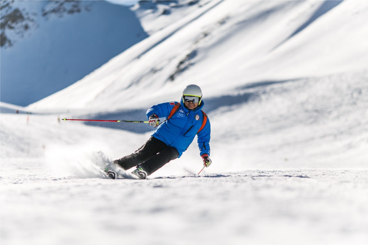 Skiing in Juneau: Explore Alpine, Nordic, and Helicopter Skiing Options